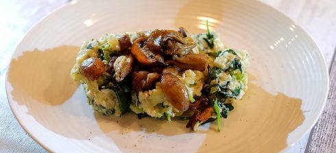 Spinaziestamppot met spekjes en zongedroogde tomaatjes - Kookidee